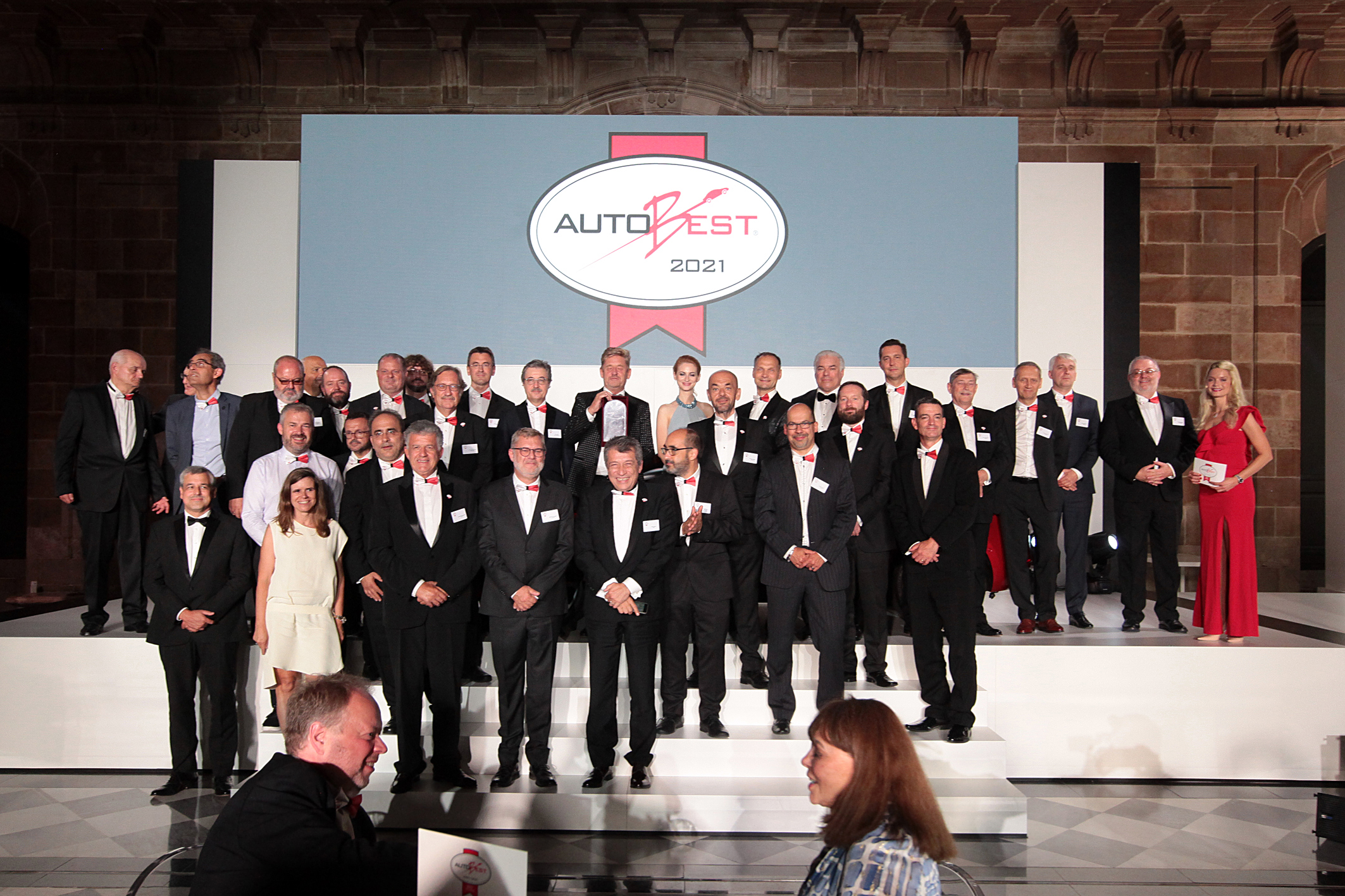 SEAT Leon reçoit le prix AUTOBEST Best Buy Car of Europe lors du 20e ...